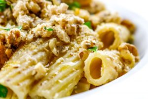 Pasta with a Creamy Crushed Walnut Sauce Recipe